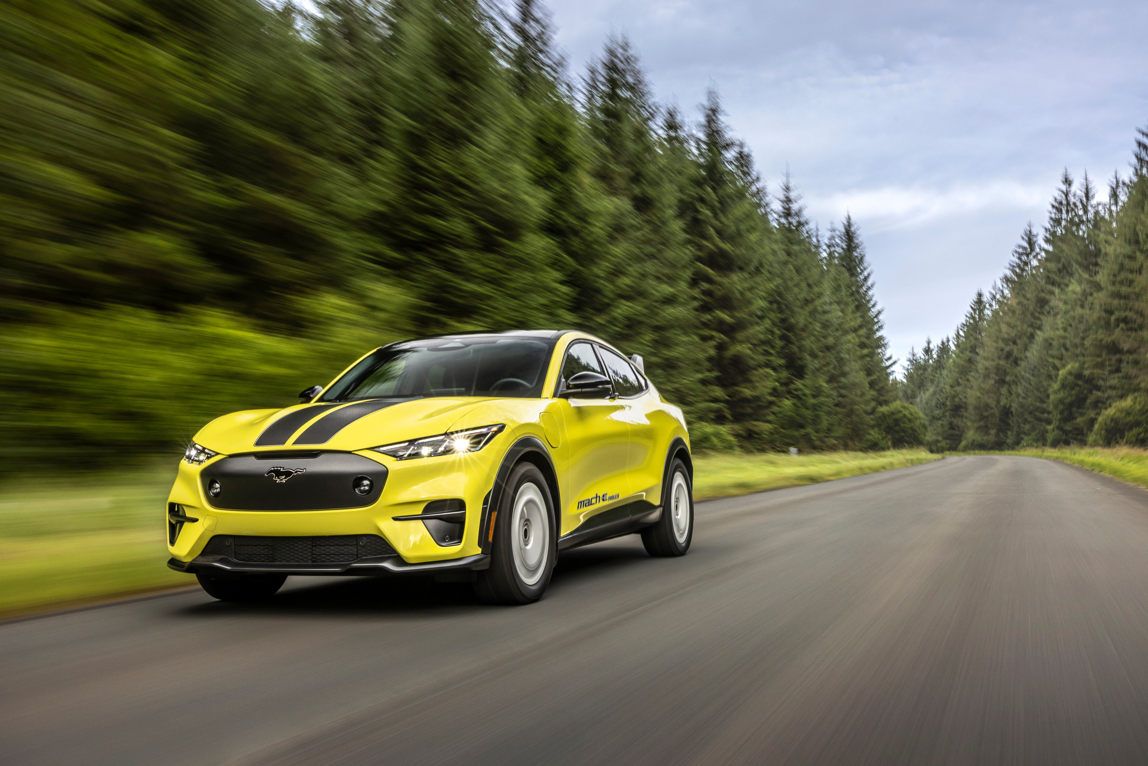 Ford Mustang Mach-E Rally : La première Mustang destinée à évoluer sur ...