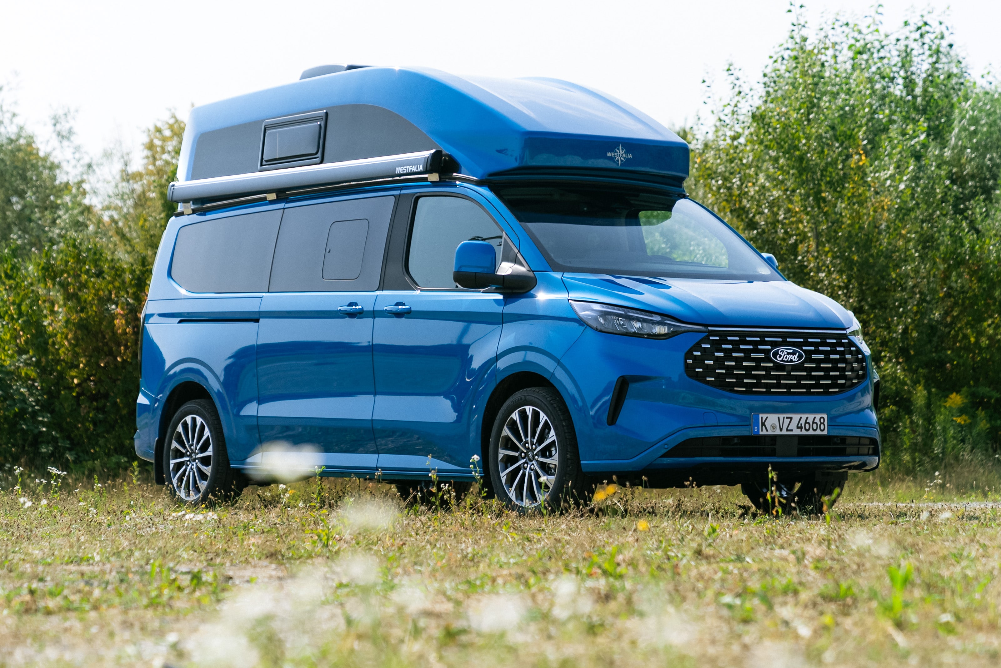 Weltpremiere in Düsseldorf: Neuer Ford Nugget mit festem Hochdach ...