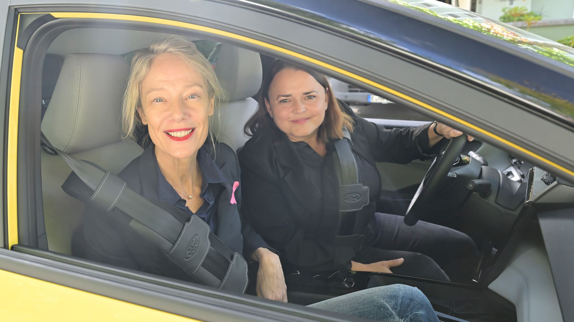 Ford übergibt SupportBelt an Pink Ribbon Deutschland | Deutschland ...