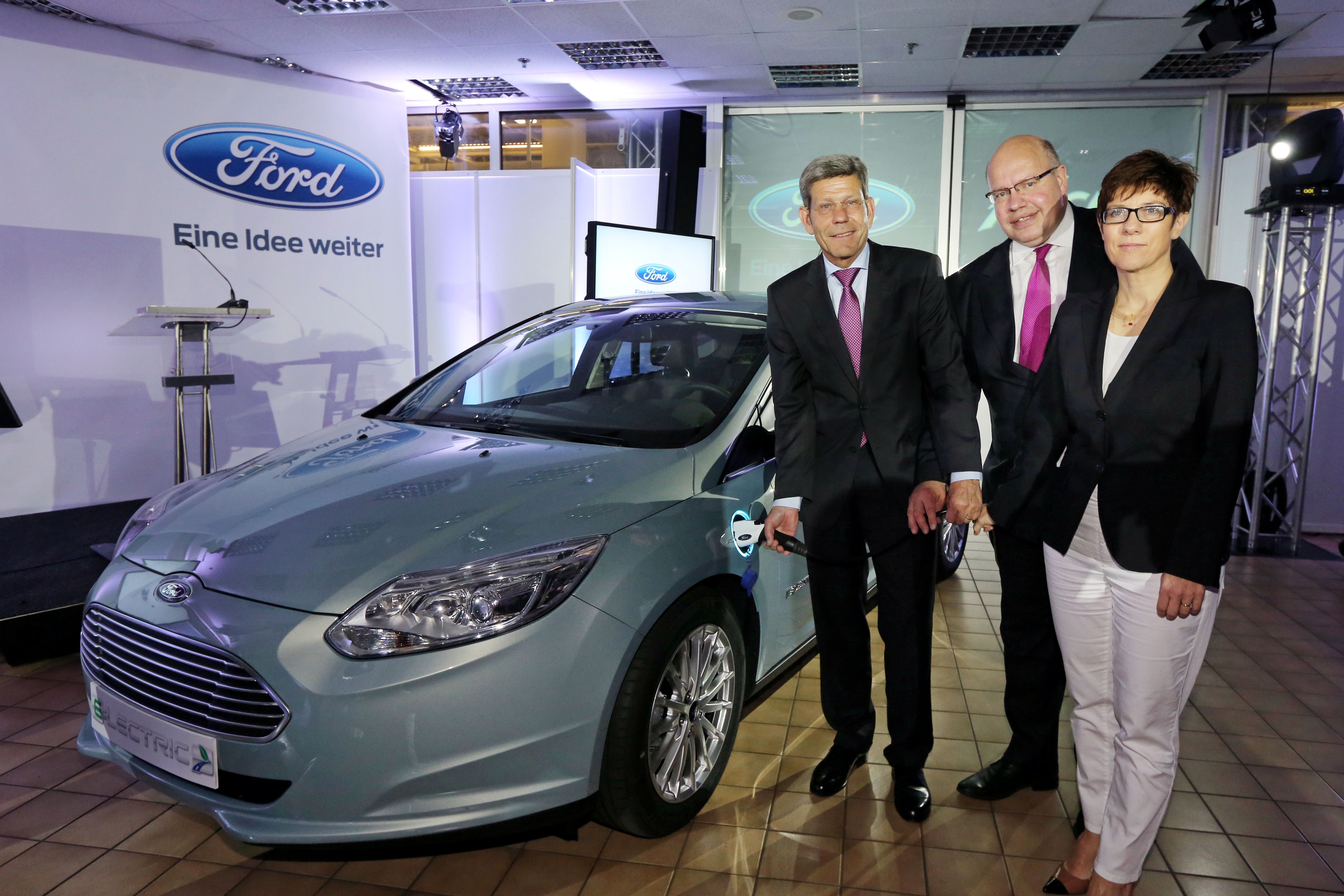 Ford Focus Electric Production Begins in Europe; First European-Built ...