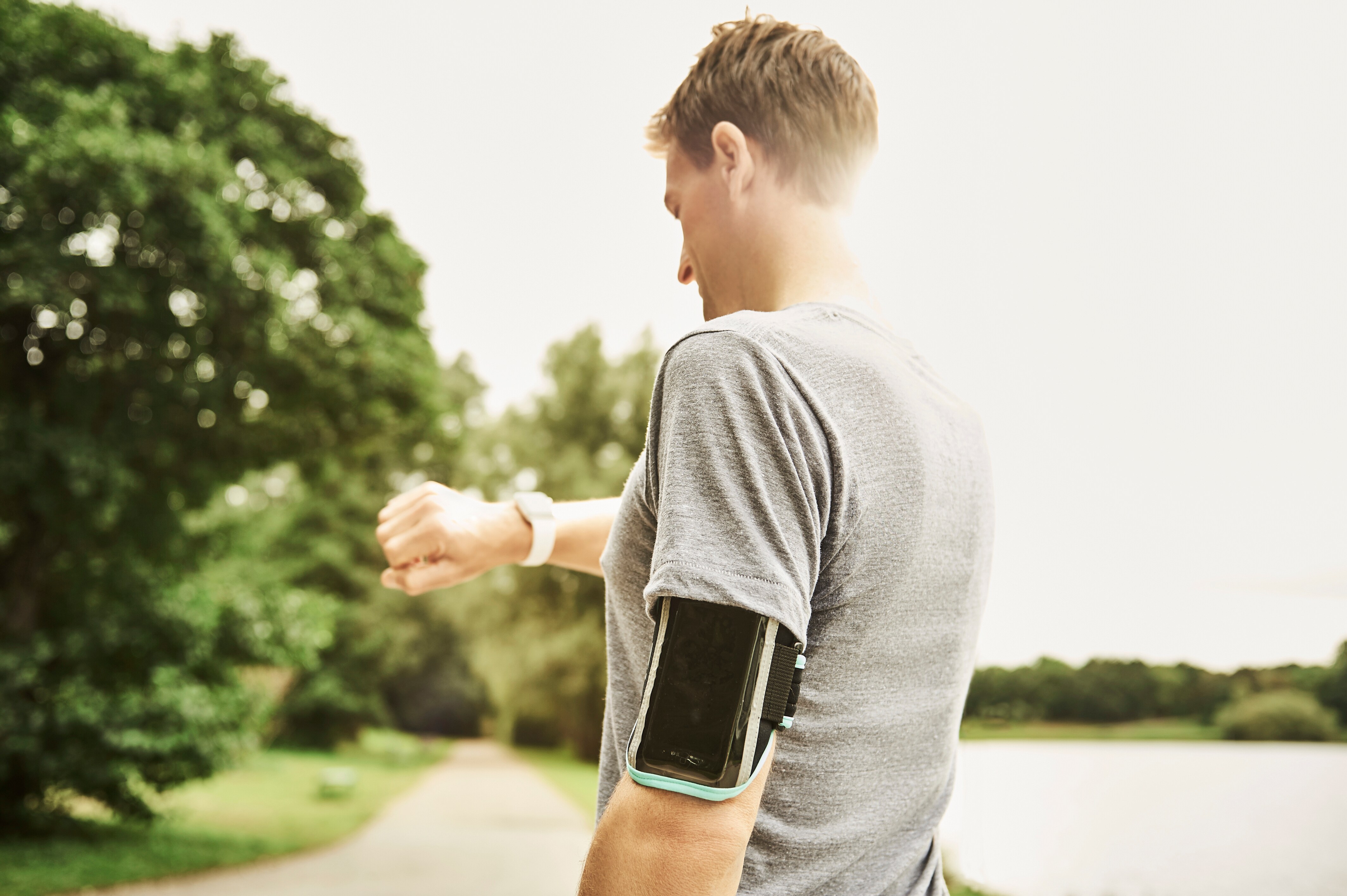 Drivers Can Now Use a Smartwatch to Check That Their Ford Electric Car ...