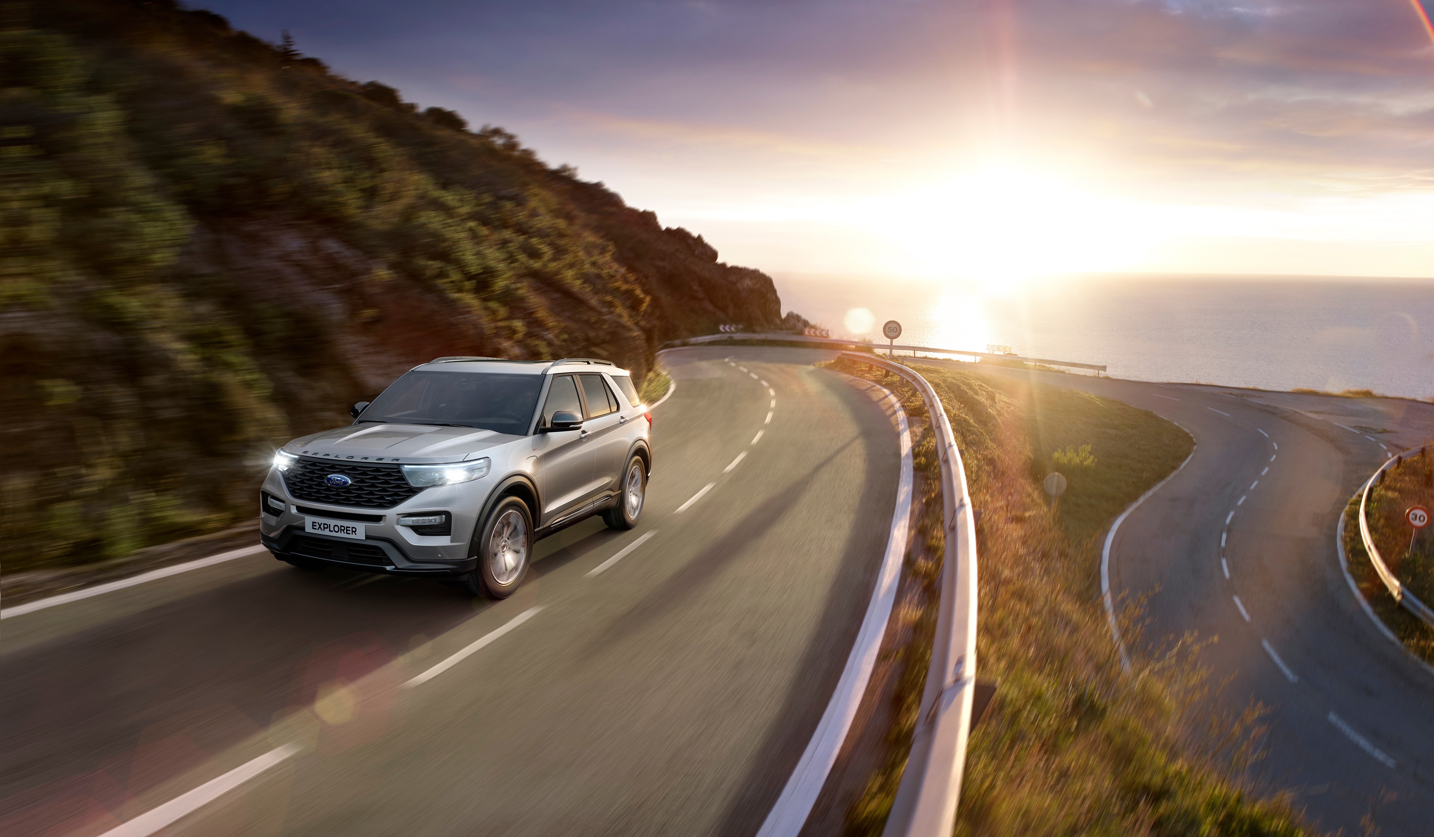 Electrified Efficiency, 7-Seat Luxury and Off-Road Capability: Ford ...