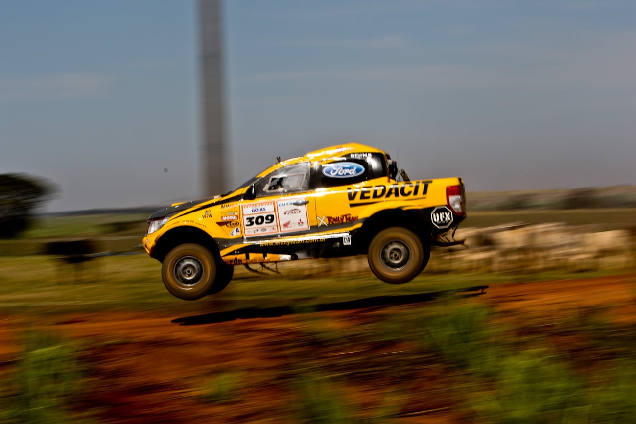 FORD RANGER V8 CONQUISTA EL DOBLE PODIO DEL RALLY BRASILERO DOS SERTOES ...