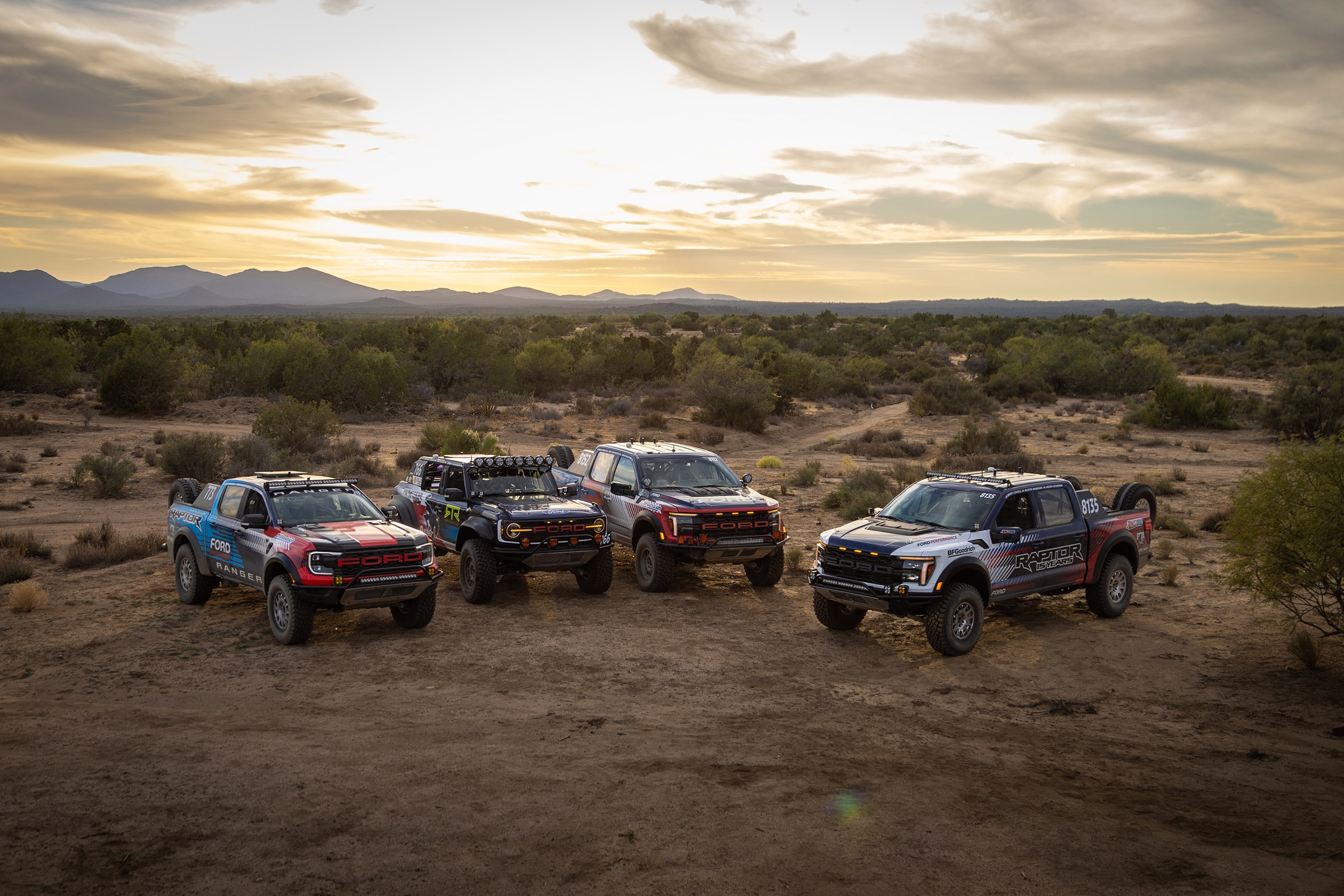 Ford comemora 15 anos da Raptor com dupla vitória na Baja 1000 | Brazil ...