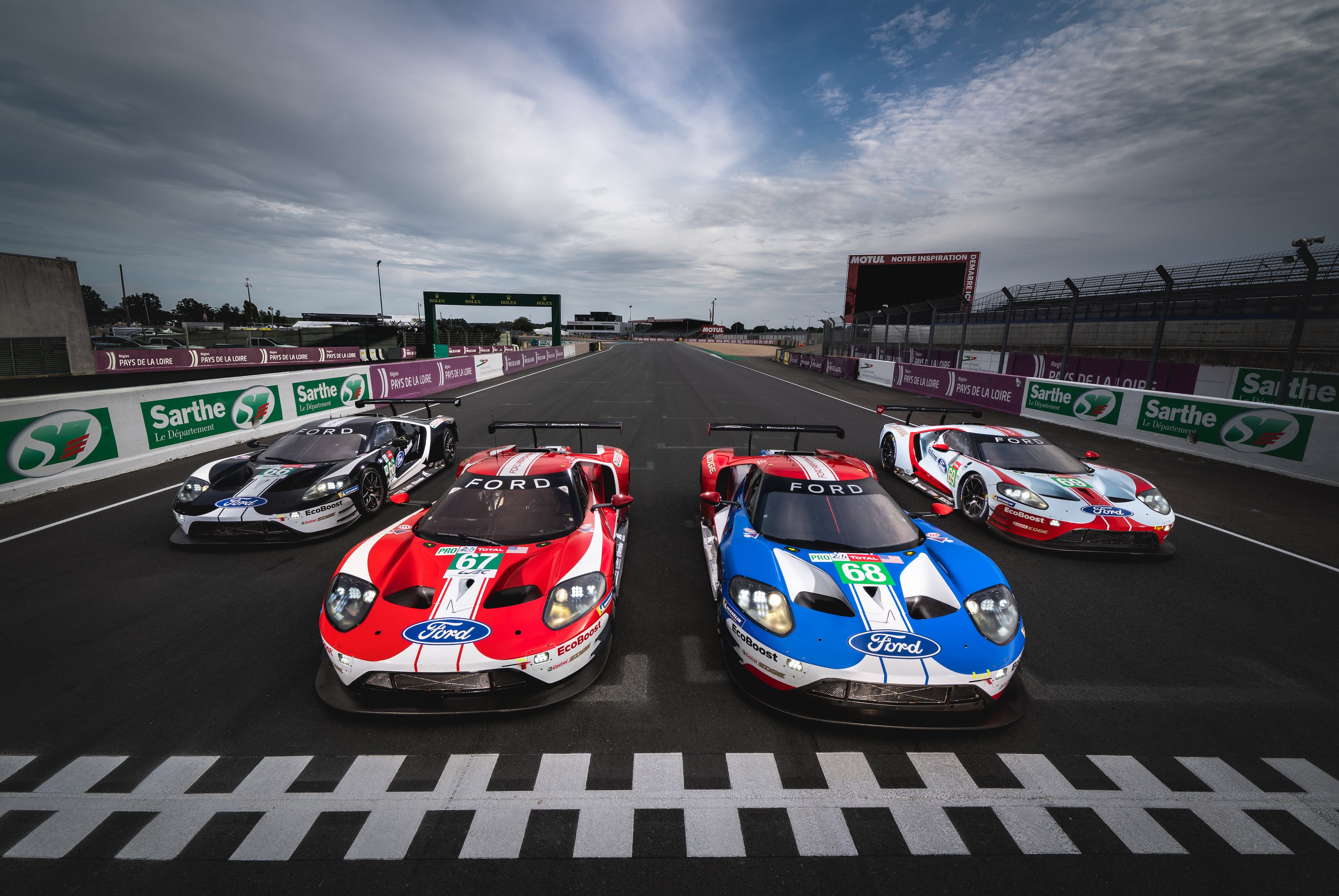 Vijf Ford GT’s zijn klaar voor het gevecht onder de merken op Le Mans ...