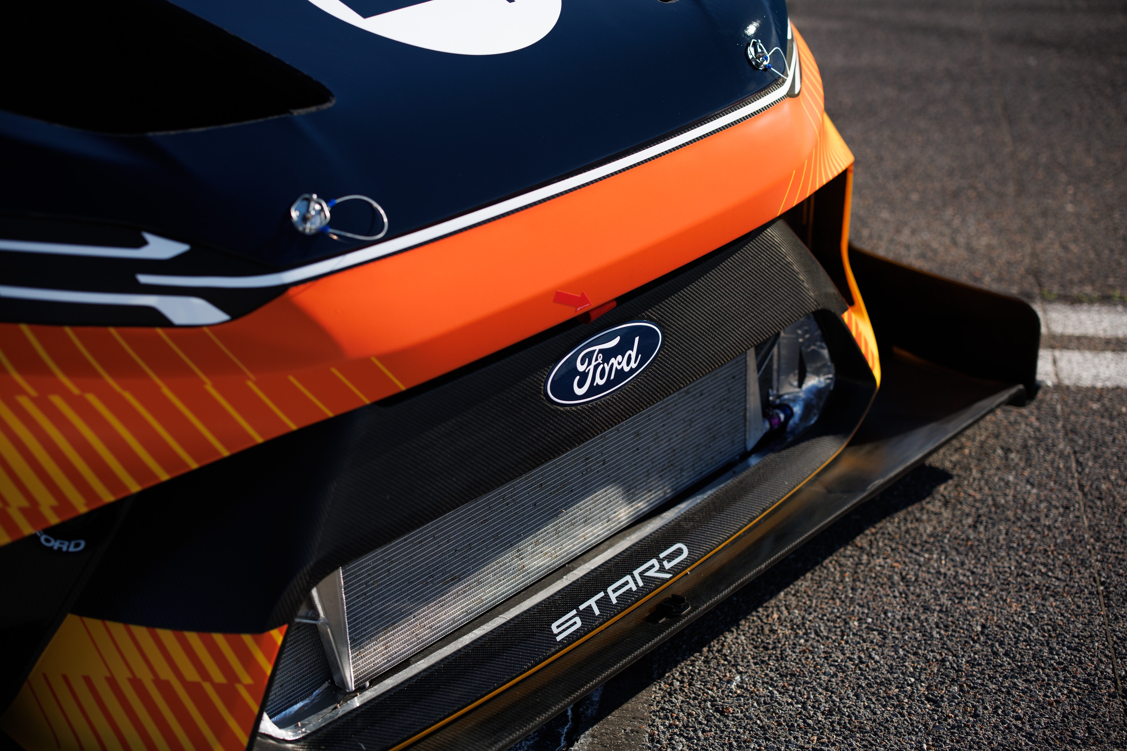 SuperVan 4.2 | Ford Media Center