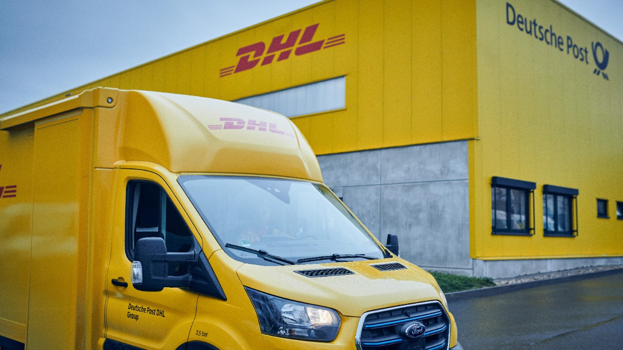 Ford Pro et Deutsche Post DHL Group s'associent pour électrifier la ...
