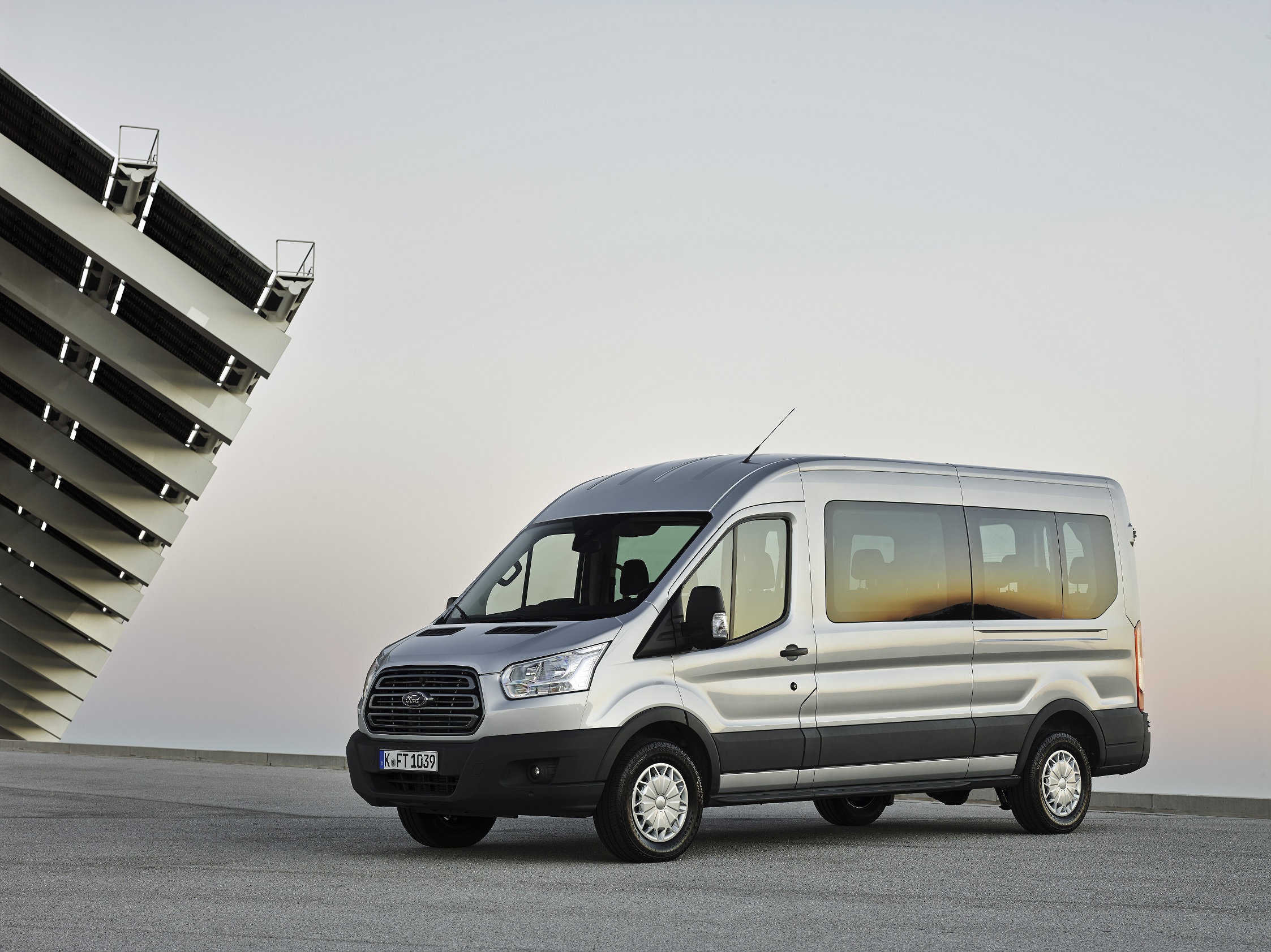 Ab sofort erhältlich: der neue Ford Transit Bus | Germany | German ...