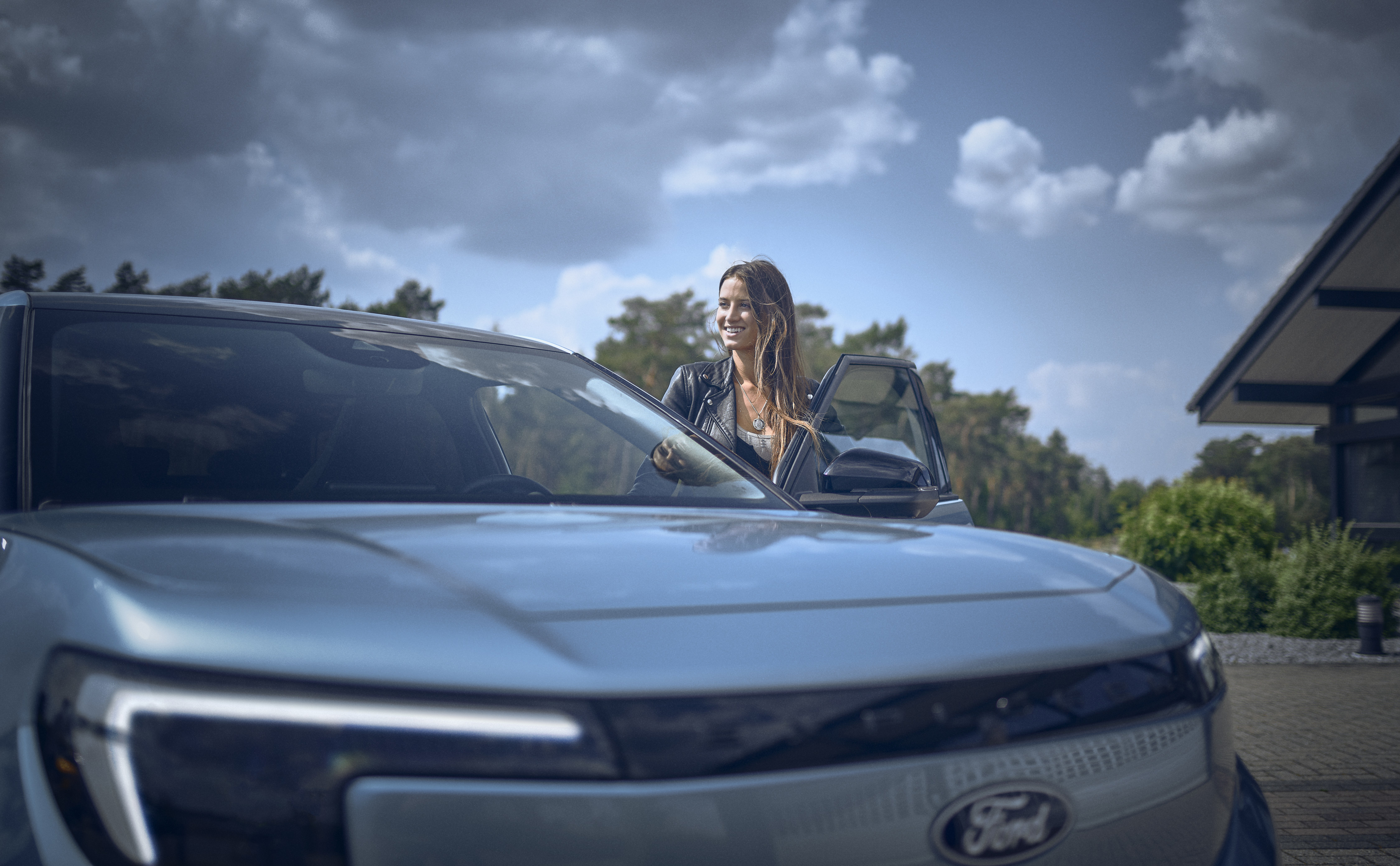 New Electric Ford Explorer Set to Charge Around The Globe with Record ...