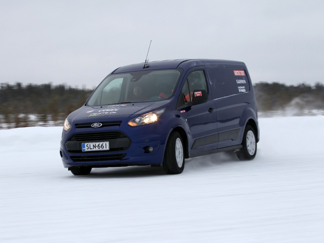 Las Nuevas Ford Transit y Transit Connect, Vencen al Hielo, la Nieve y ...