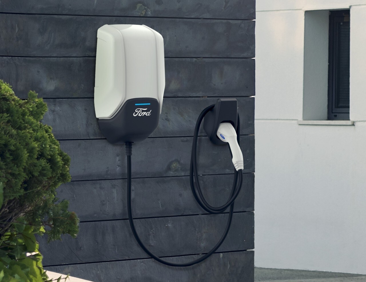 Ford présente son dispositif pour recharger ses véhicules électrifiés ...
