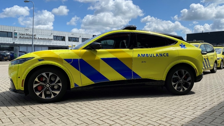 Volledig elektrische Mustang Mach-E ingezet als ambulance-lesvoertuig ...
