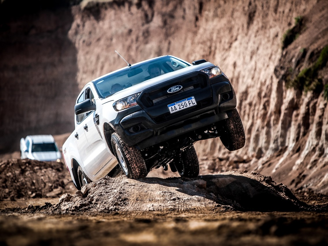 LA NUEVA RANGER MOSTRÓ SUS APTITUDES EN TERRENOS OFF ROAD EN LA # ...