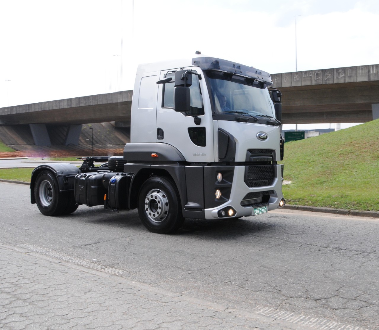 FORD EXIBE CARGO EXTRAPESADO NA EXPOSAFRA NO PARANÁ | Brazil ...