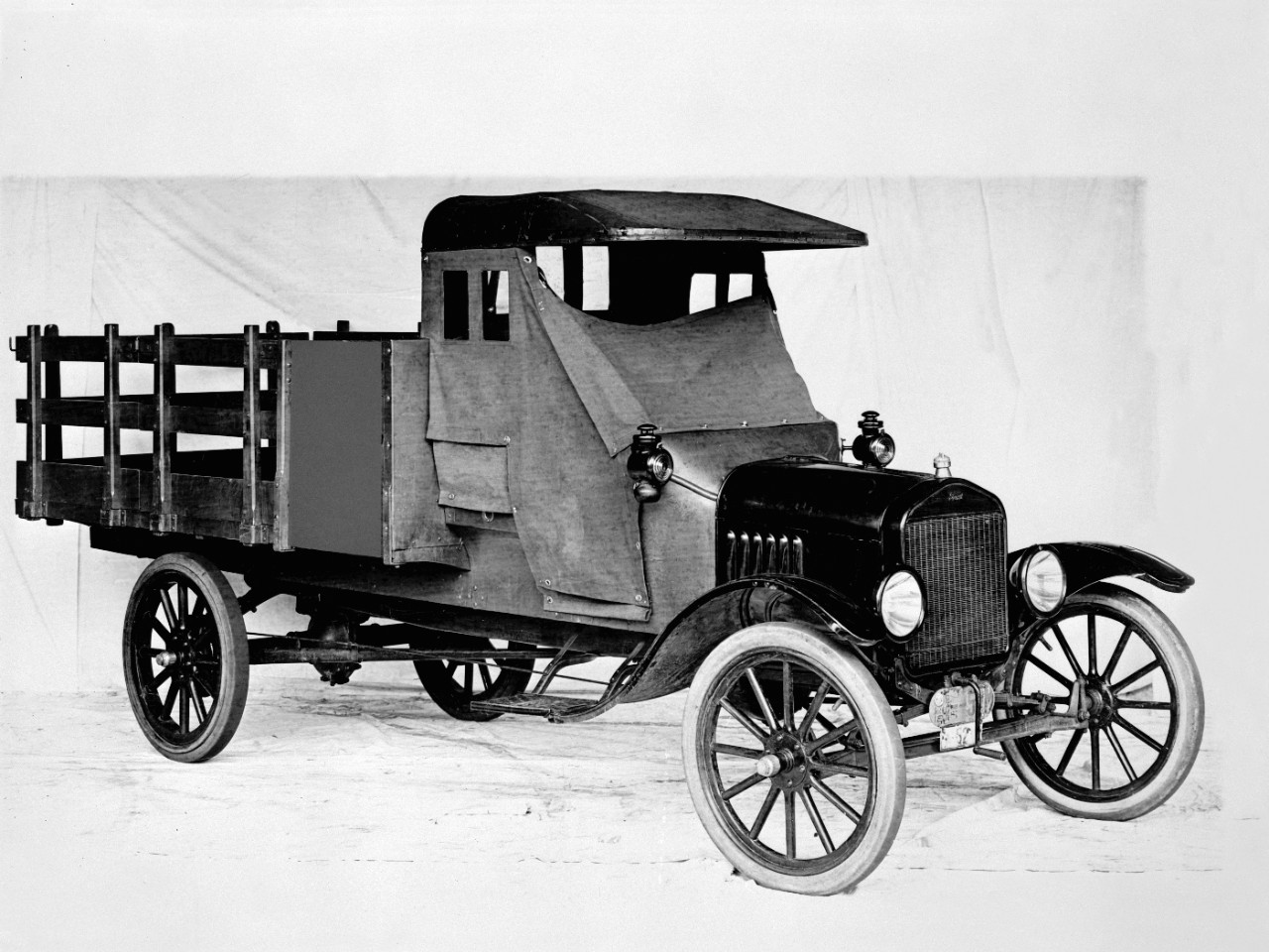 FORD COMEMORA 100 ANOS DE HISTÓRIA E INOVAÇÃO NO SEGMENTO DE PICAPES ...
