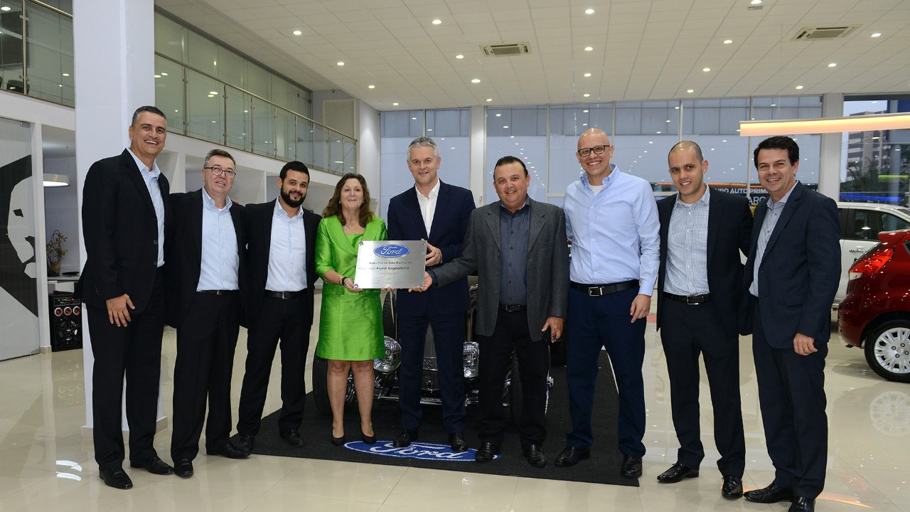 Ford inaugura primeira concessionária no Brasil com o novo padrão ...