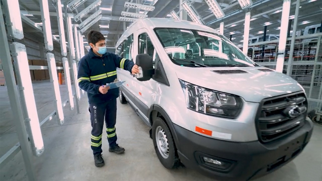 Ford inicia a produção da Transit na América do Sul | Brazil ...