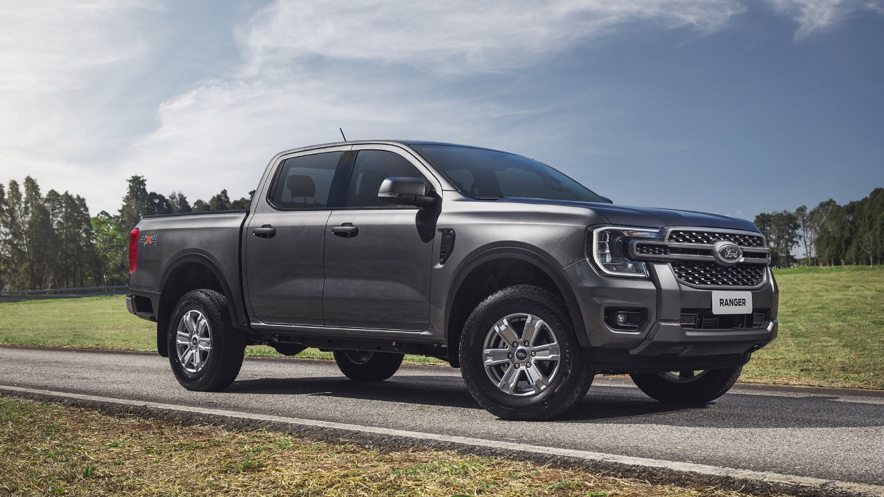 Ford Ranger dobra as vendas e é vice-líder das picapes médias em ...