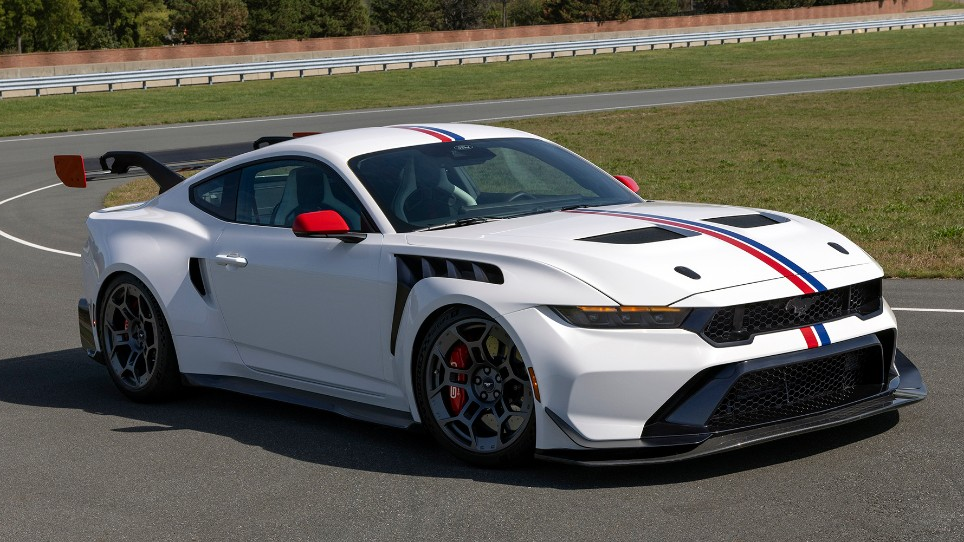 Ford apresenta os novos Mustangs GTD “Spirit of America” e RTR em ...