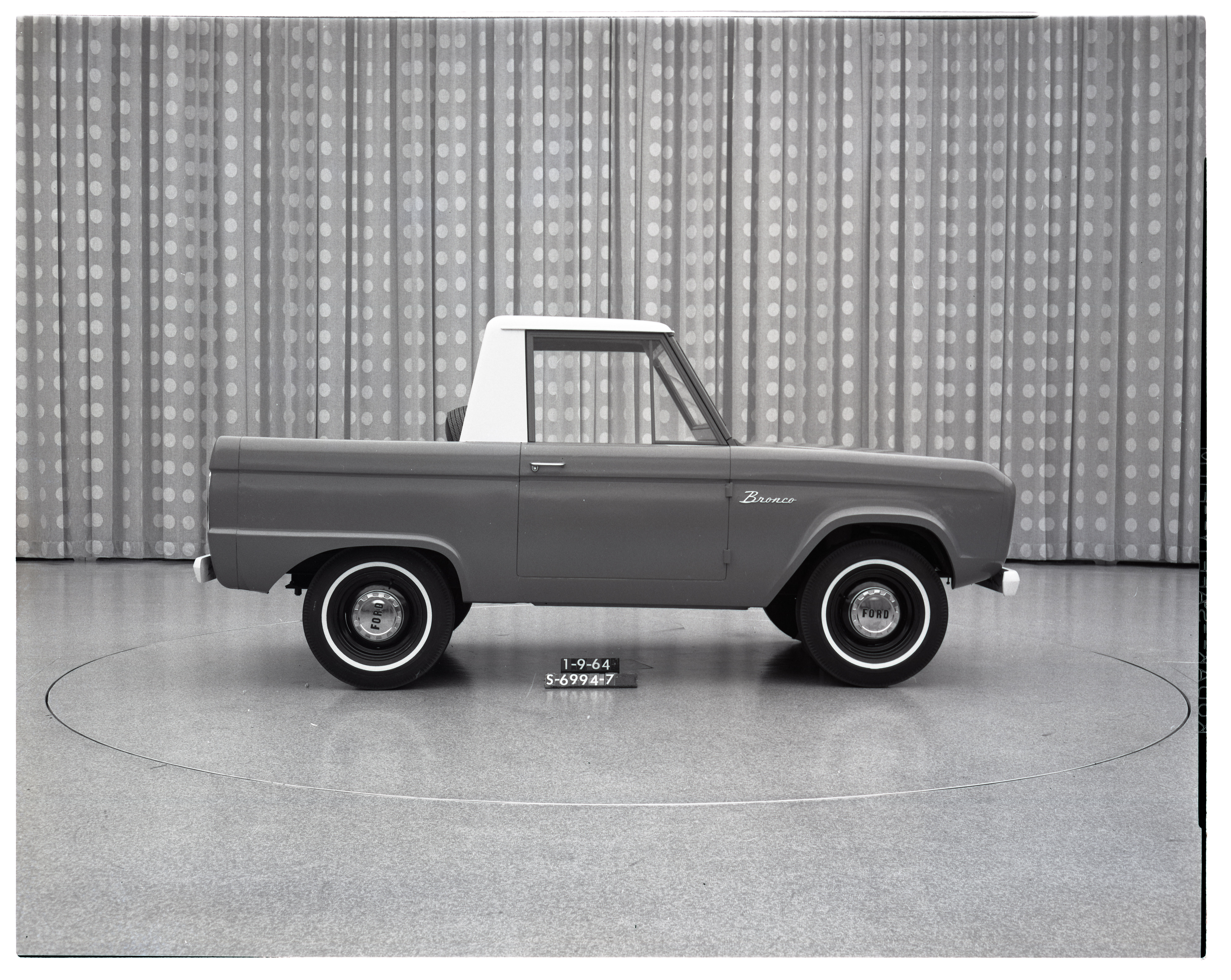 Bronco Badging | Middle East | Ford Media Center