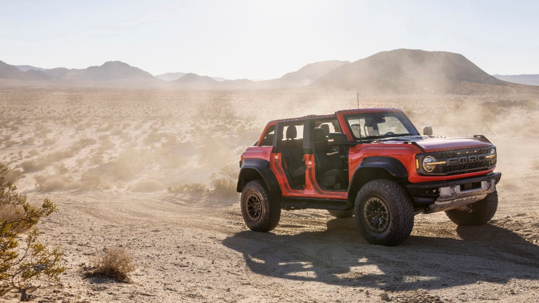 Desert-Racing, Rock-Crawling 2022 Ford Bronco Raptor Debuts as Most ...