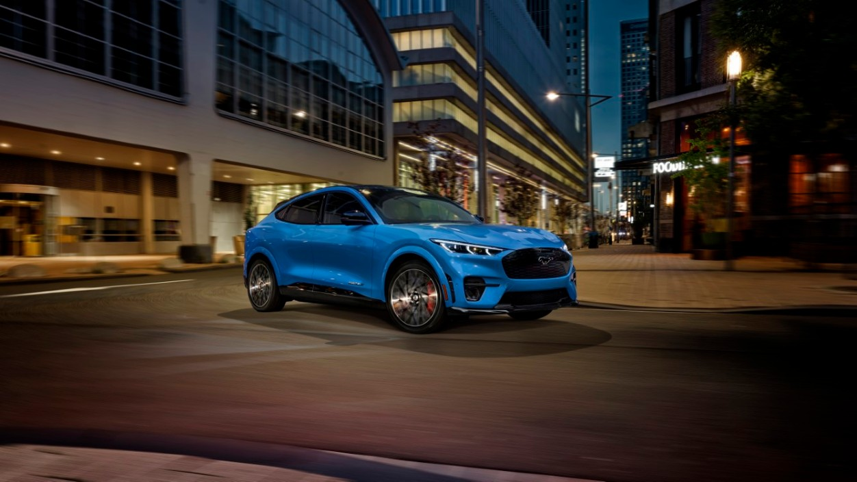 FORD REVEALS BLISTERINGLY QUICK MUSTANG MACH-E GT | South Africa | Ford ...