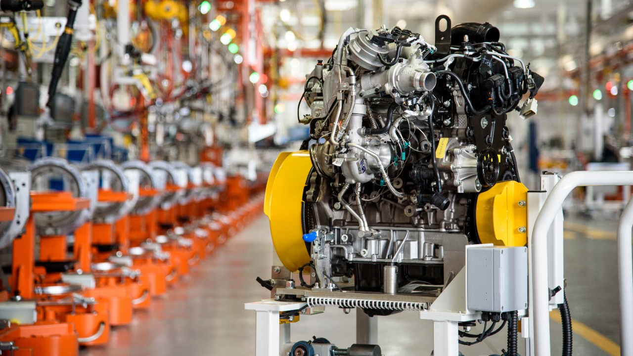 Building the Ranger Engines | South Africa | Ford Media Center